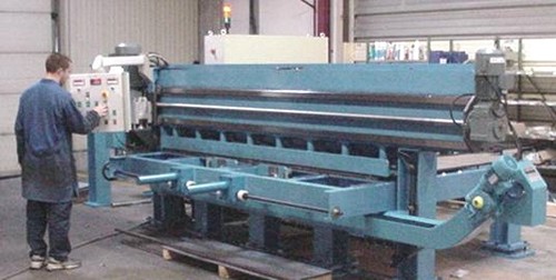 PLATE CUTTING MACHINE
